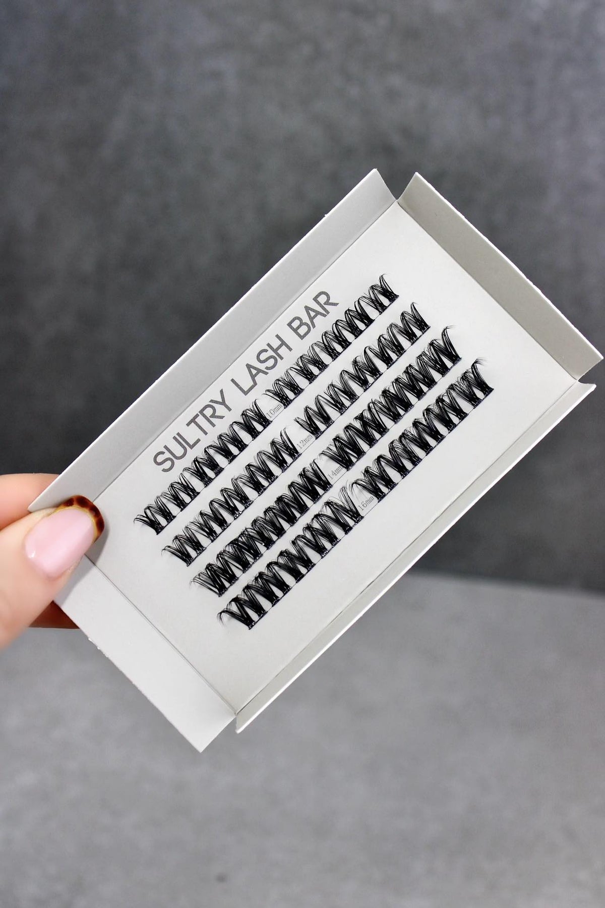 Get Flawless Makeup Strip Lashes & False Eyelashes at Home | Sultry ...